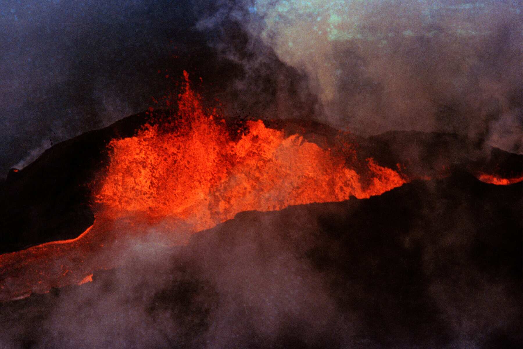 WION Climate Tracker: Hawaii's Mauna Lao volcano erupts for first time ...