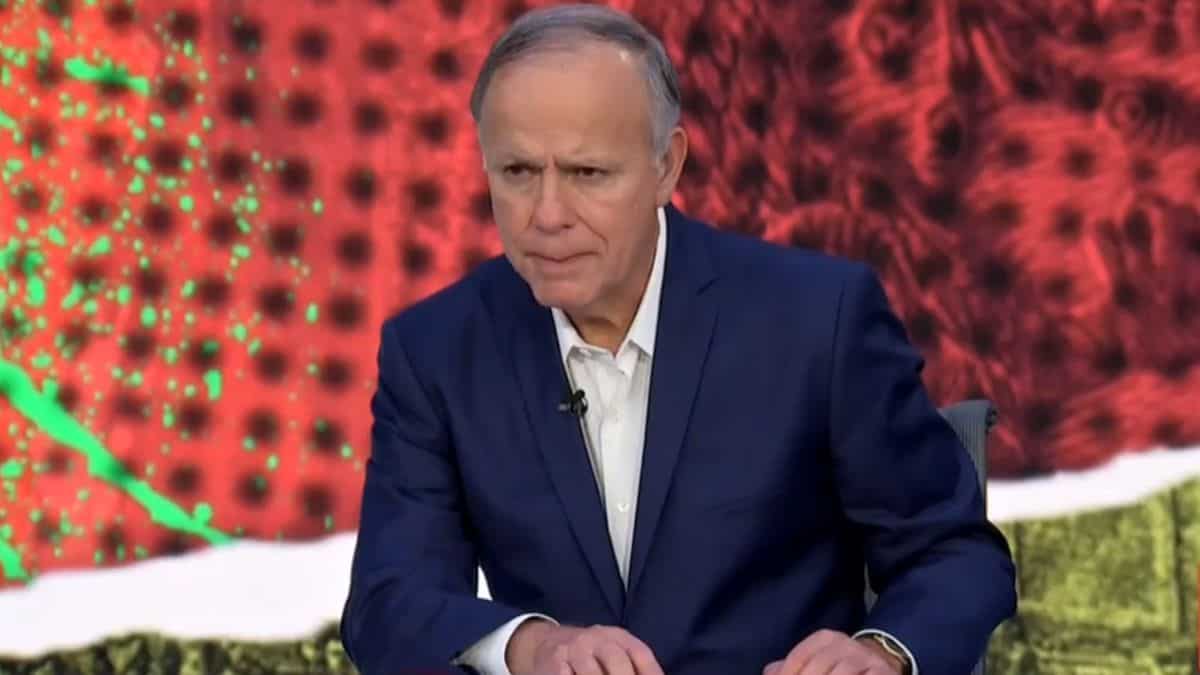 Hours after surviving assassination bid, Mexican anchor gets back to ...