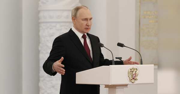 Vladimir Putin orders FSB to step up surveillance of Russians and ...