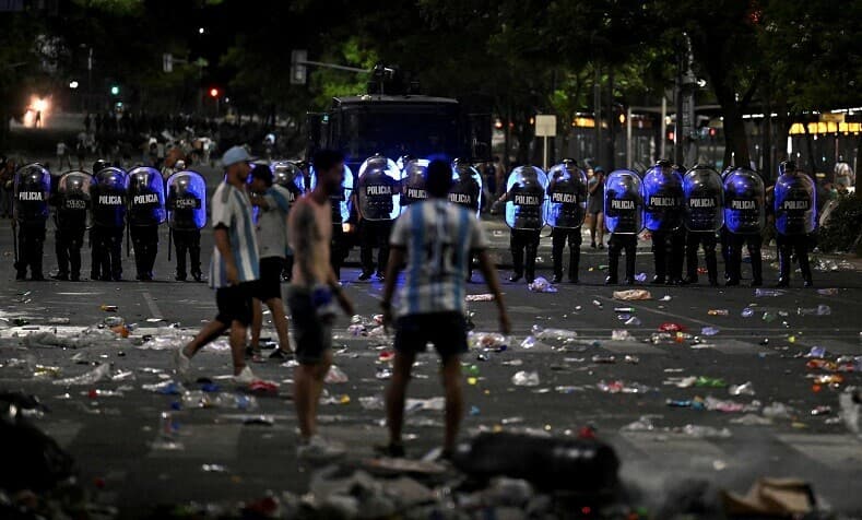 FIFA World Cup celebration ends in Buenos Aires riot - World News