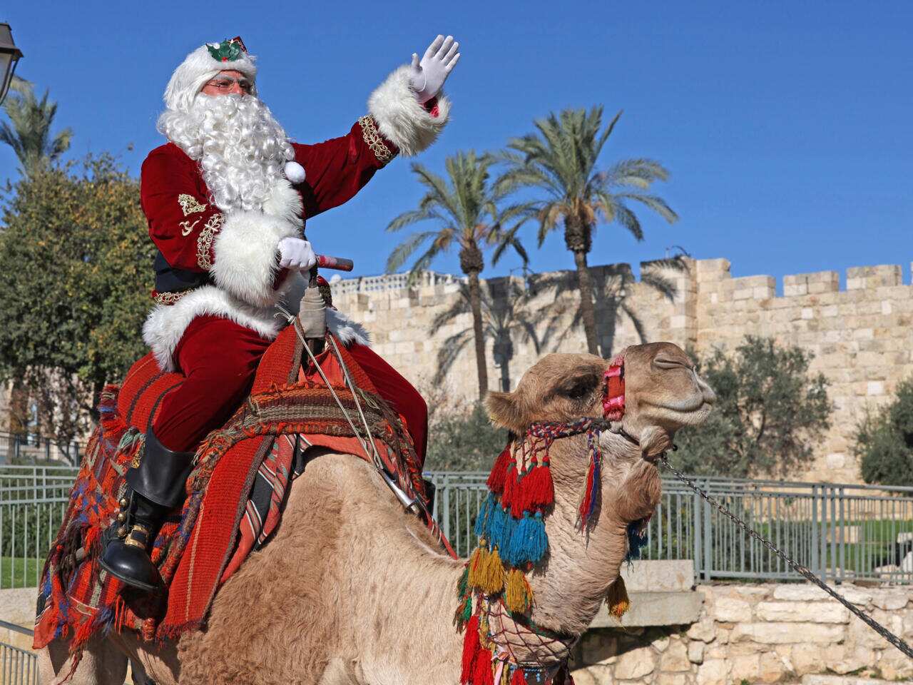 Palestinian Santa brings festive cheer to Jerusalem - World News