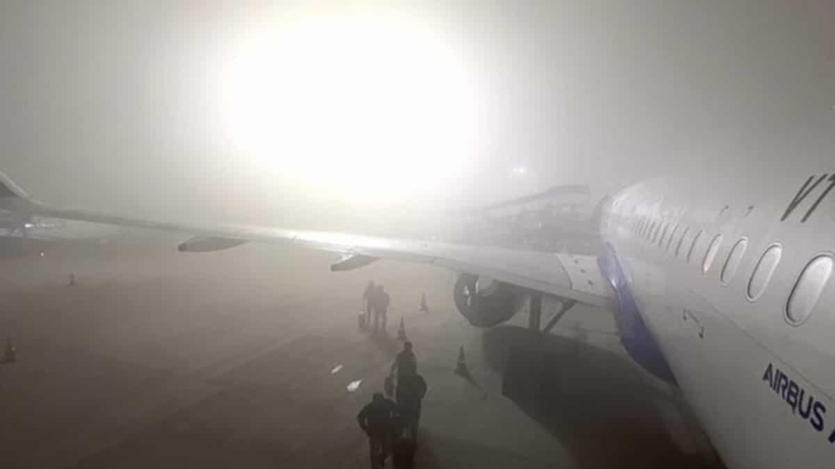Delhi: At least 100 flights delayed, two diverted as heavy fog envelops the capital - India News ...