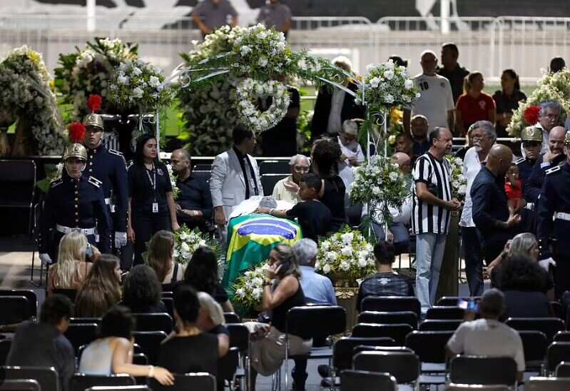 Brazil bids goodbye to football legend Pele with a 24-hour wake in ...