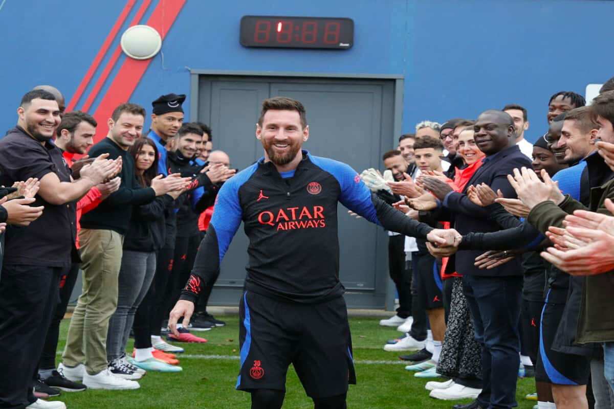 World Cup winner Lionel Messi given guard of honour as he returns to ...