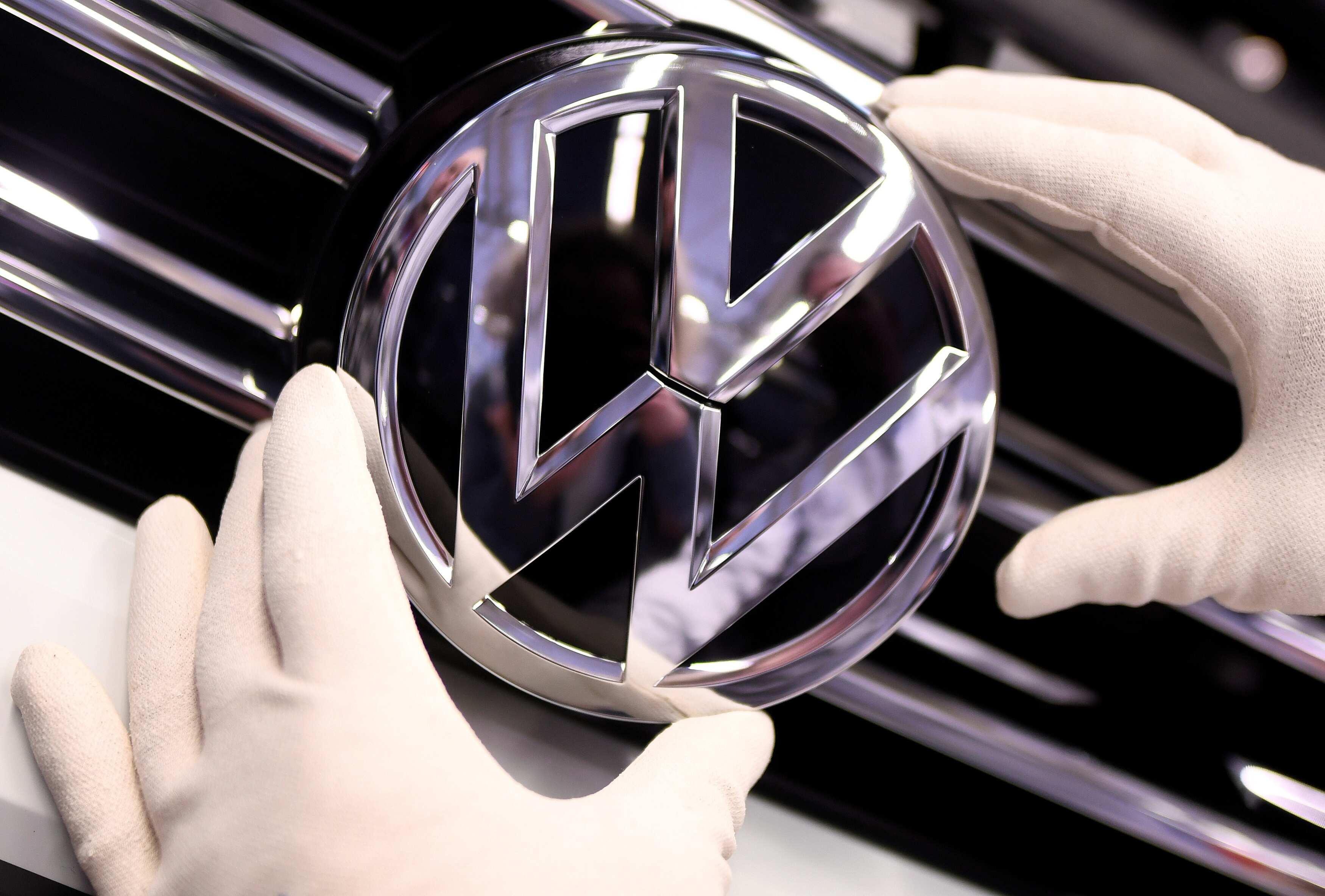 WION Climate Tracker: Greenpeace forces Volkswagen to reduce emission ...