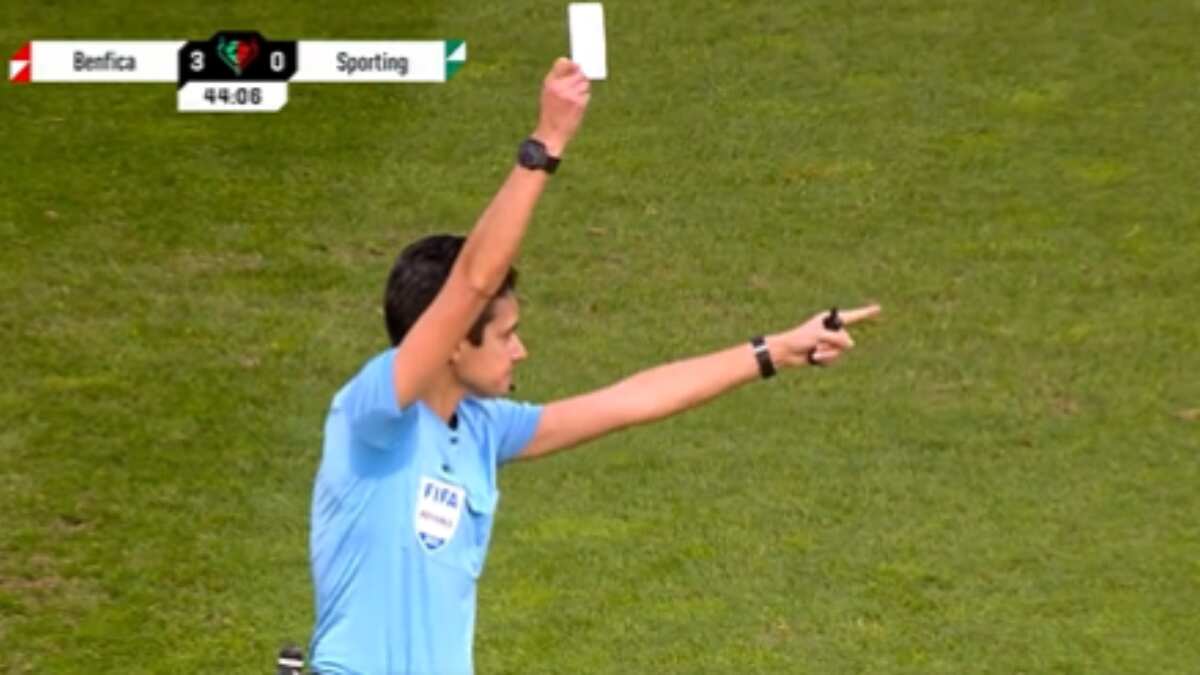 HISTORIC! First-ever 'white card' shown in a football match. Know why ...