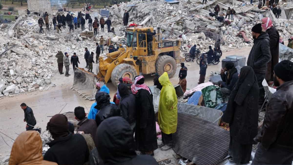 At least 20 inmates belonging to Islamic State escape Syrian prison ...