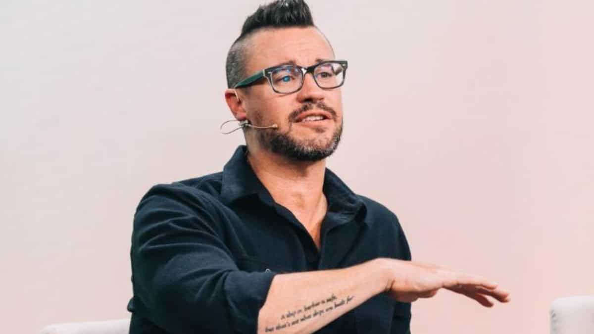 Dave Hollis, former Disney executive and author, dead at 47; cause of ...