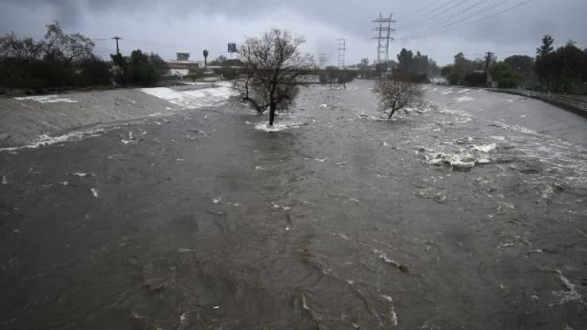 In pics | US: California witnesses storm bringing heavy snowfall ...