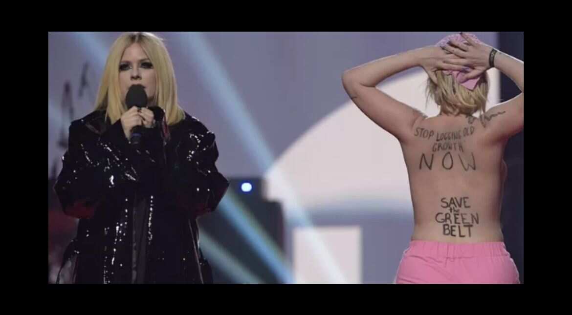 Avril Lavigne shuts down topless woman protestor at Juno Awards: 'F ...