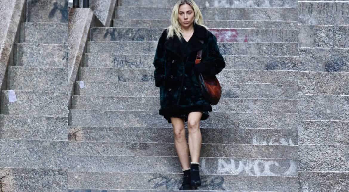 Lady Gaga shoots at the iconic New York staircase for Joker: Folie à ...
