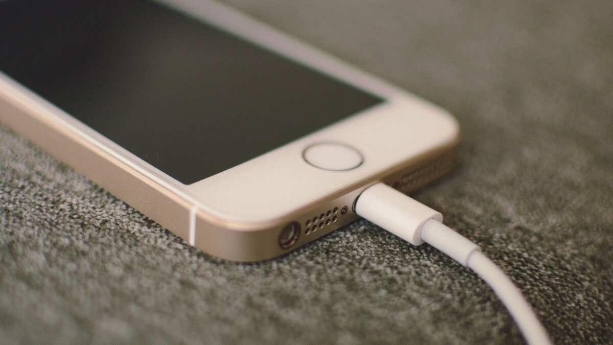 Charging of phones using body heat or sunlight? What future phones will ...