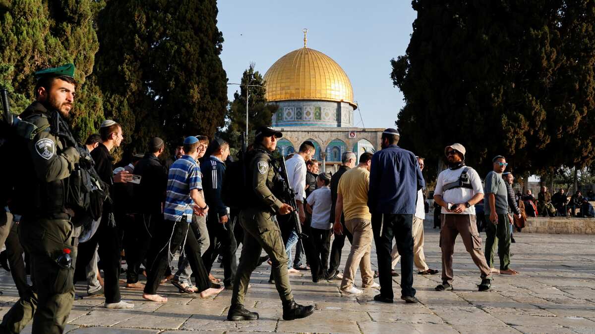 Israel bars Jewish visitors from Temple Mount for last 10 days of ...