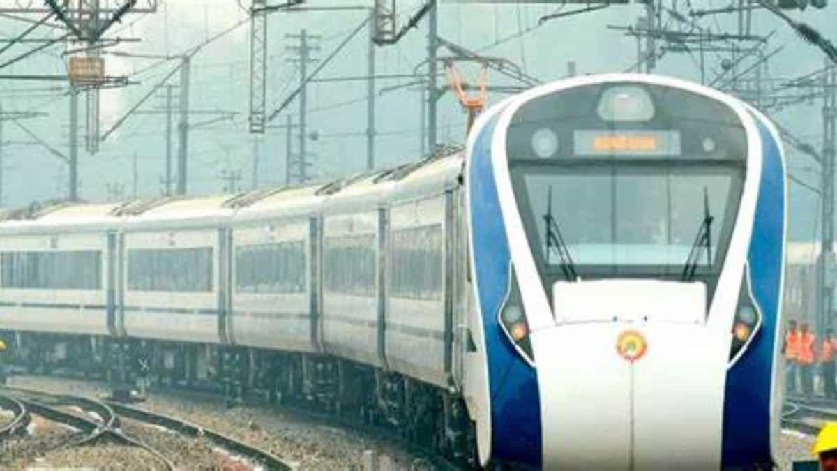 Vande Bharat Express: Here's a full list of all 14 train routes ...