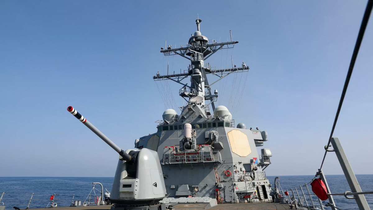 Beijing monitoring US warship which sailed through Taiwan Strait days ...
