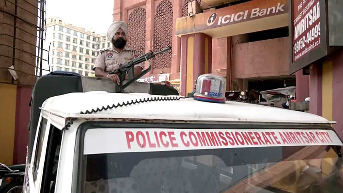 Another explosion near Golden Temple in Punjab injures 1; bomb squad ...