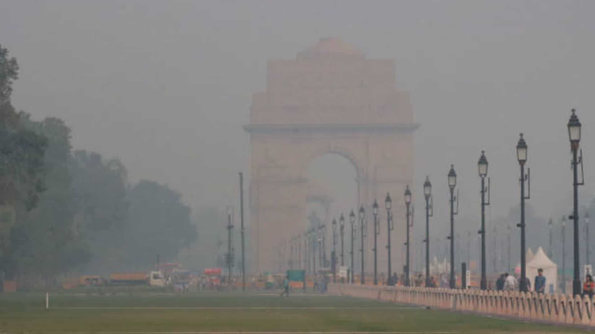 Delhi air quality: Dust winds increase pollution levels, cut visibility ...