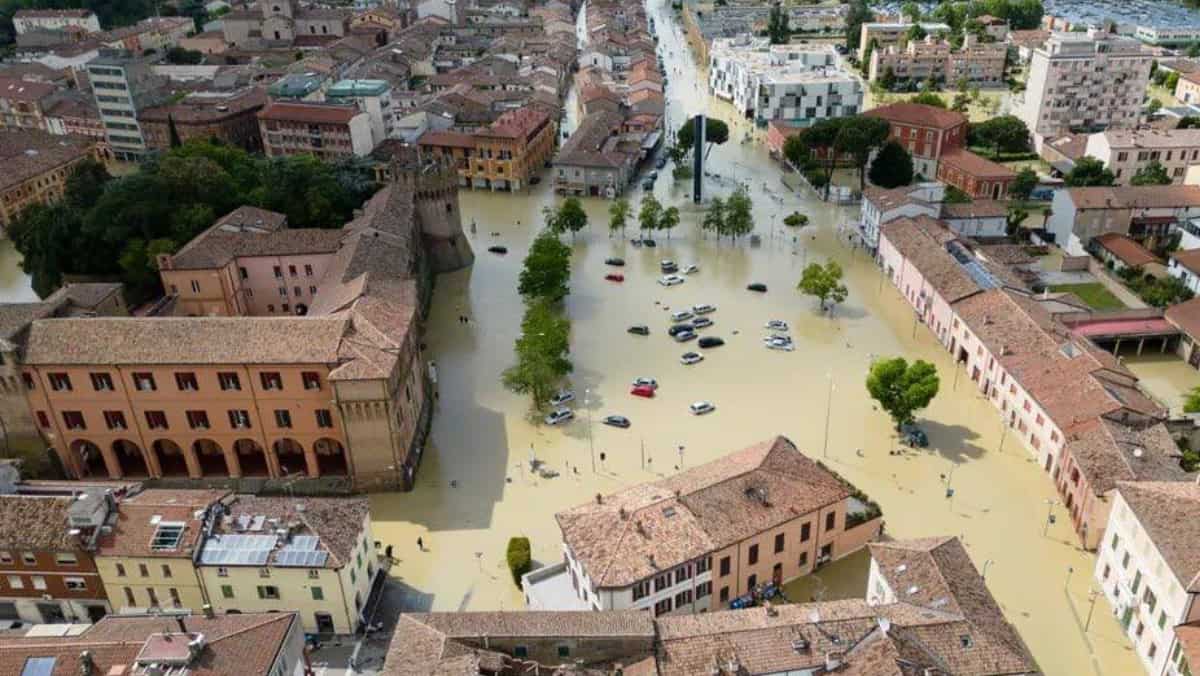 Italy's Meloni visits flood-hit areas as EU mobilises emergency ...