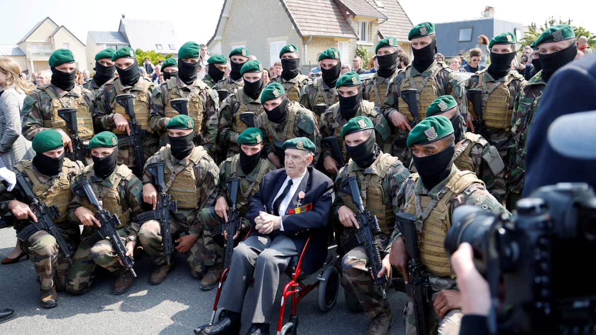 In Pics | France's last surviving D-Day commando attends anniversary ...