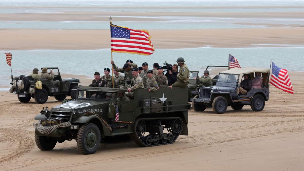 In Pics | France's last surviving D-Day commando attends anniversary ...