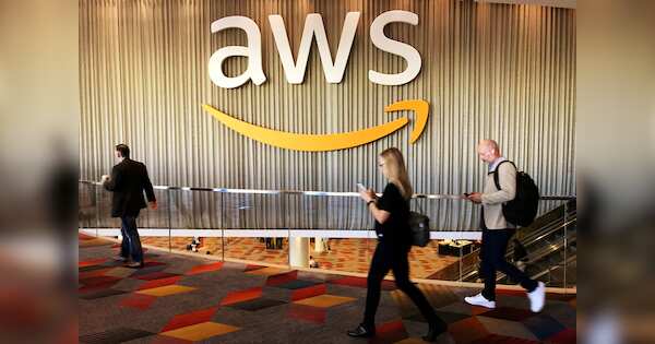 Amazon issues warning to employees not spending enough time in office ...