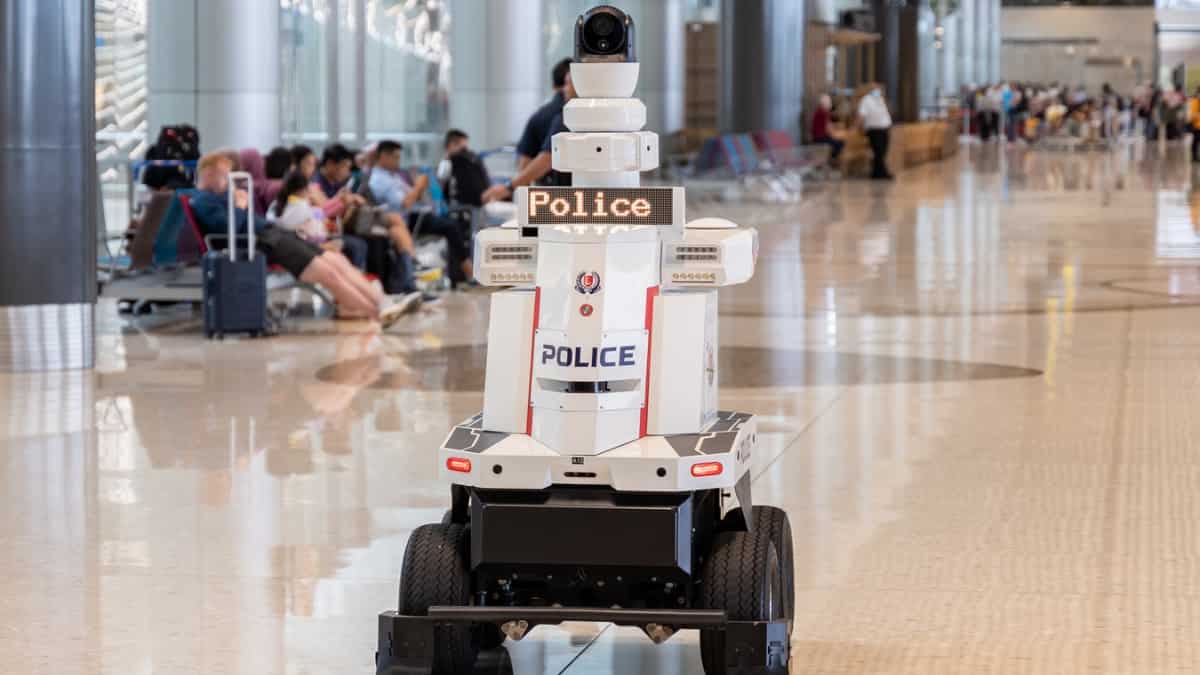 'Extra eyes on the ground': Singapore police introduce 'Robocop' at ...