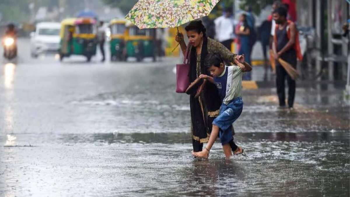 Monsoon finally here! IMD issues alert for Delhi and Mumbai; predicts ...