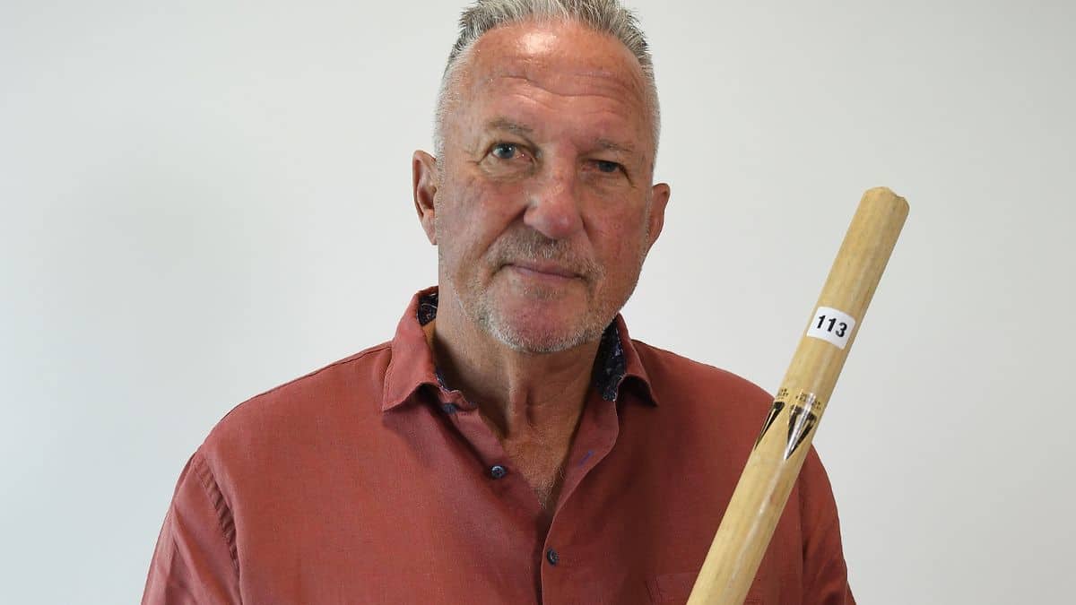 England cricket legend Sir Ian Botham auctions off 1981 Ashes mementoes ...