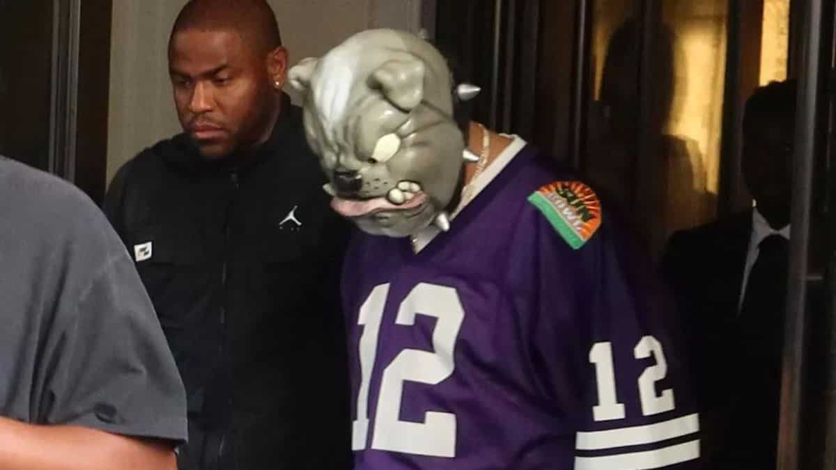 Drake strolls down NY streets in dog mask ahead of 'For All the Dogs ...