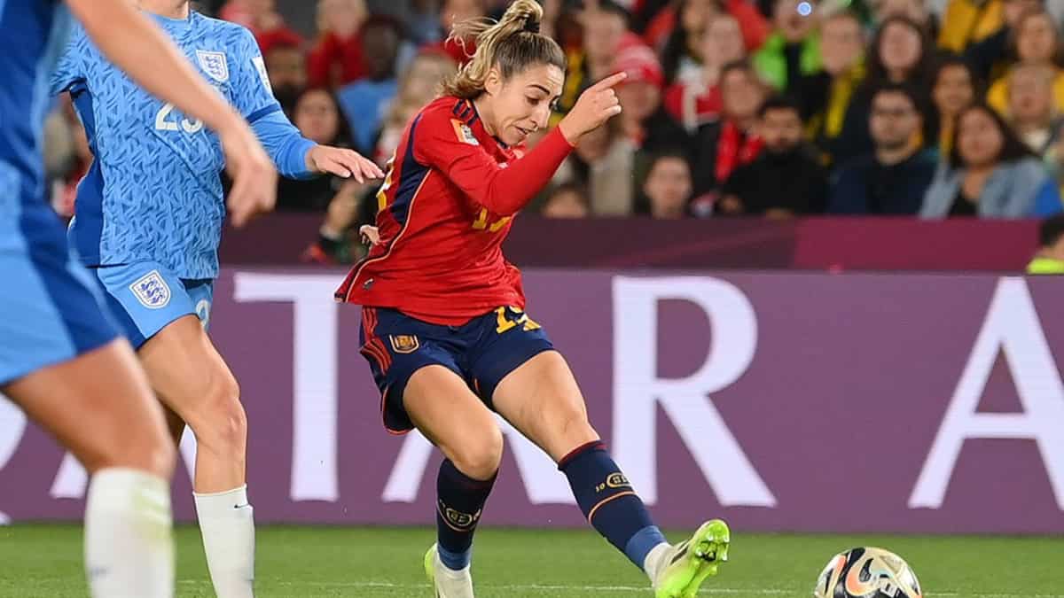 Spain captain and goal scorer Olga Carmona informed about father's ...