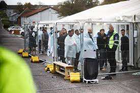 UK asylum applications' backlog rises to record high, reveal official ...