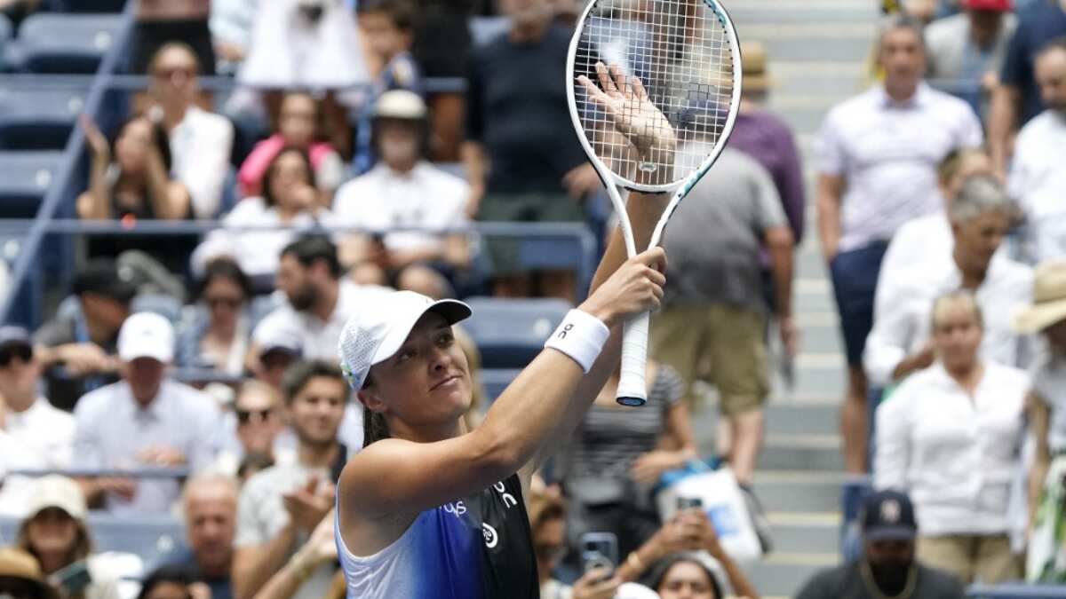 Swiatek off the mark as Djokovic eyes No.1 and Thiem wins in straight ...