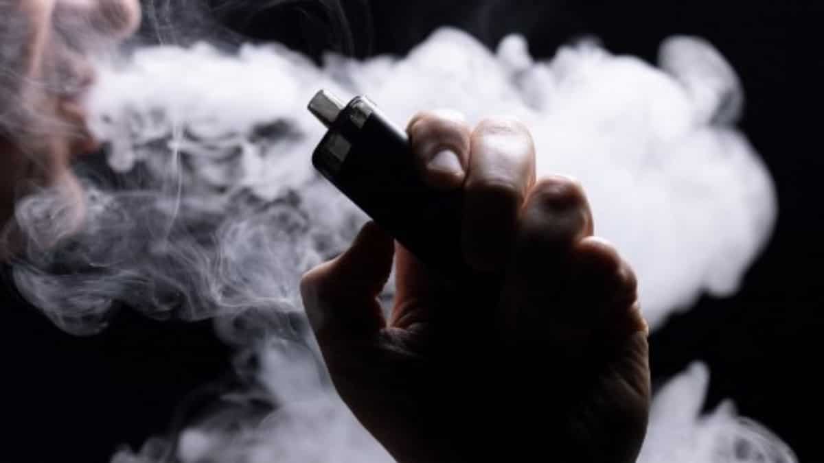 France plans to ban disposable e-cigarettes in bid to curb smoking ...