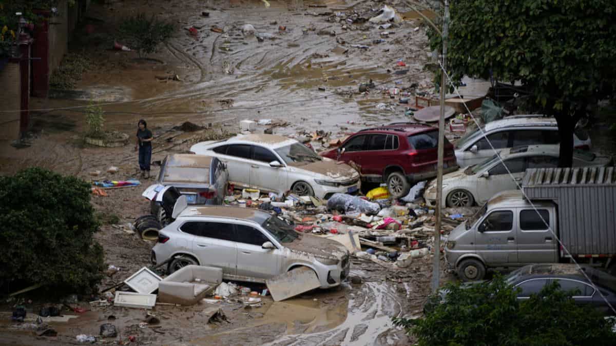 Typhoon Haikui batters China with seven days of heavy rainfall - World News