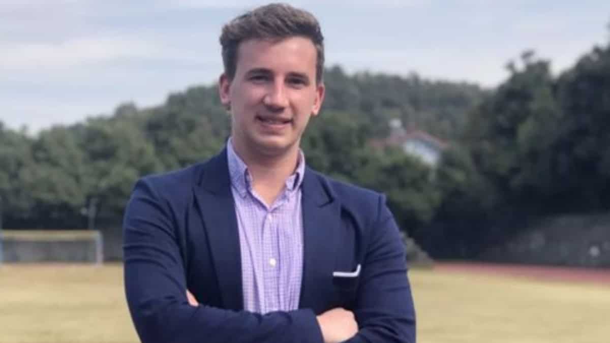 Sun reporter matched with suspected Chinese spy Chris Cash on dating ...