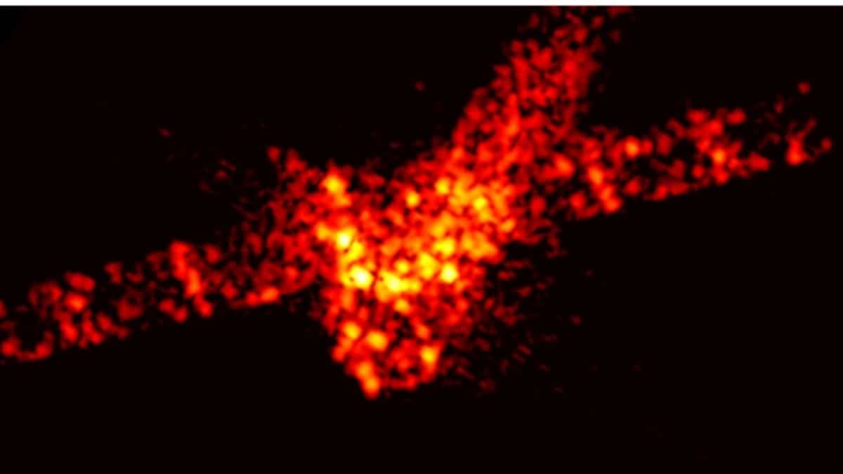 ESA posts blazing photo of satellite falling to Earth - Science News