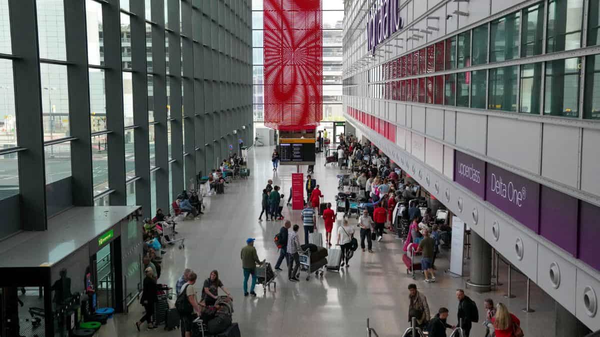 UK: London's Heathrow Terminal evacuated after 'suspected package ...