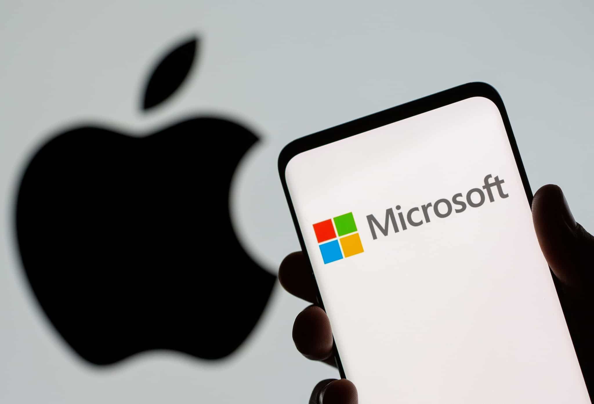 Microsoft looks to overtake Apple as the world's largest stock: Report - Business & Economy News
