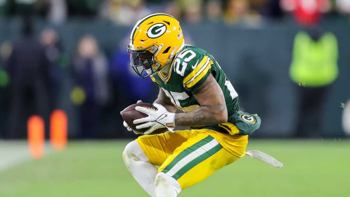 Taylor Swift, Simone Biles bring star-power to stand during Packers vs ...