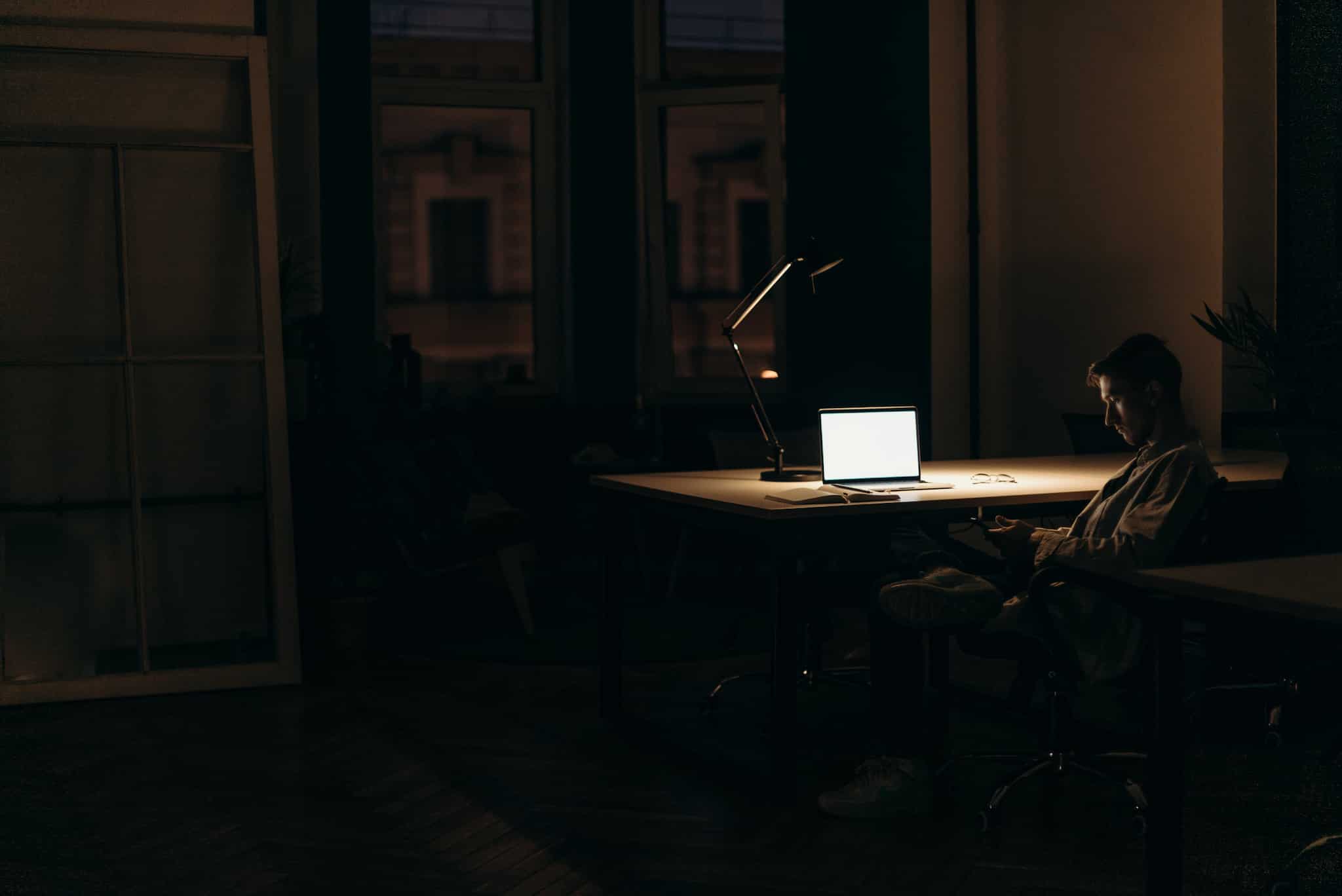 Study: Most people working night shifts develop some kind of sleep ...