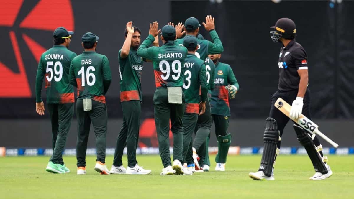 Bangladesh bowl out Kiwis for 98 runs in third ODI for maiden win in ...