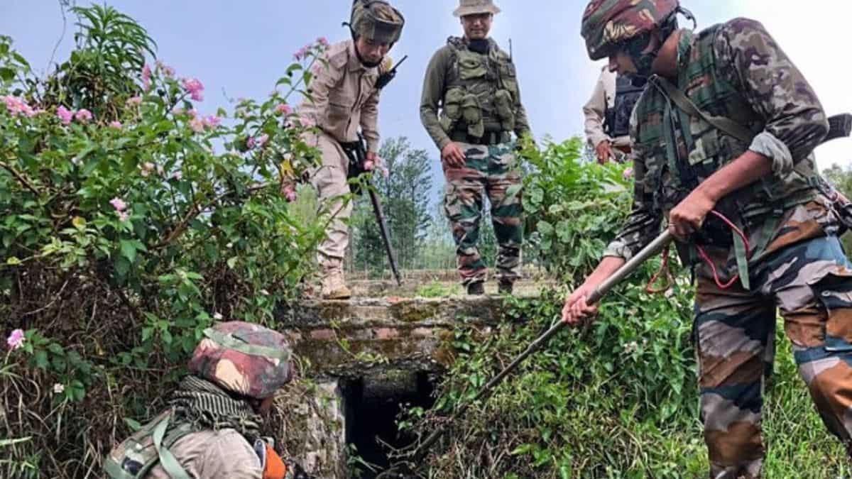 India: Unidentified gunmen target police commandos in Manipur's Moreh ...