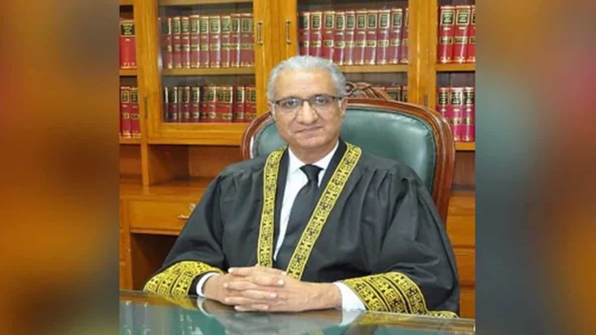 Pakistan SC judge, tipped to be next chief justice, resigns. Was part ...