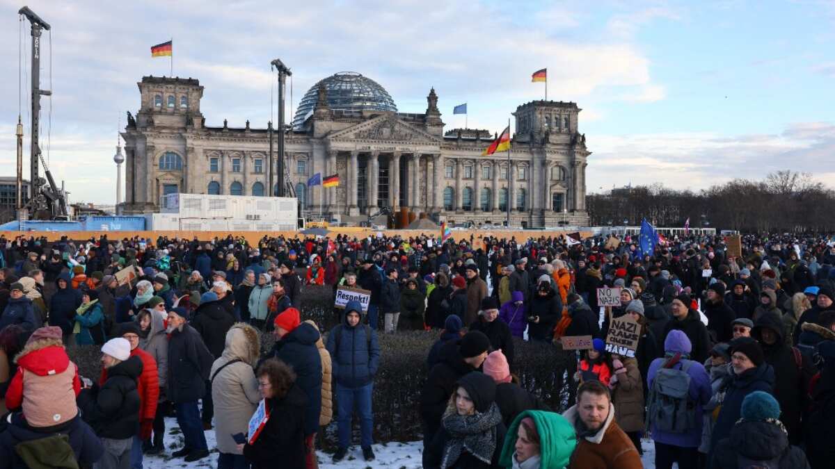 In pics | Around 300,000 Germans march against the right wing AfD party ...