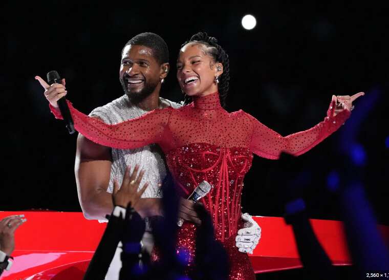 Alicia Keys' Super Bowl song tweaked on YouTube after her voice cracks in live performance ...