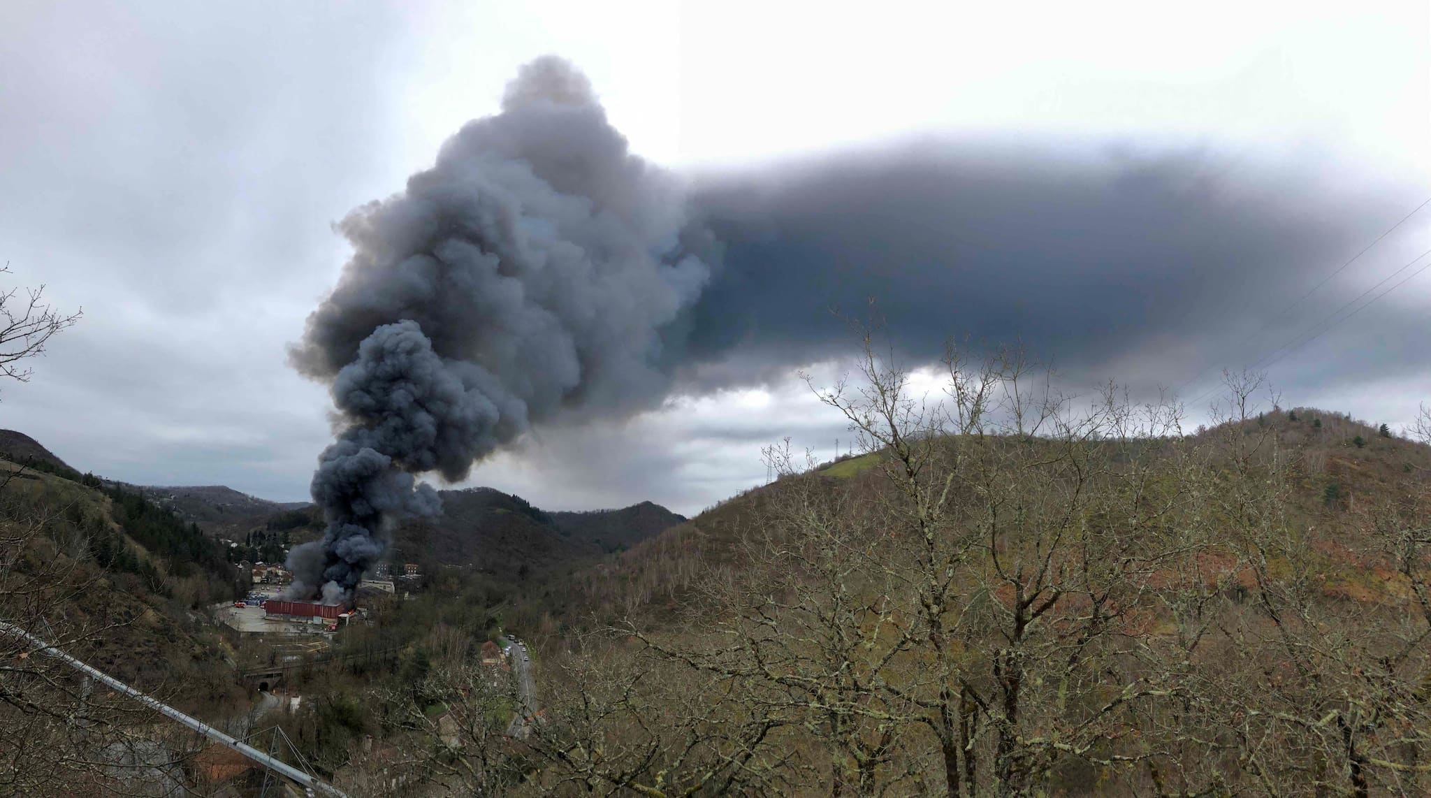 Major fire at French recycling plant engulfs 900 tonnes of lithium ...