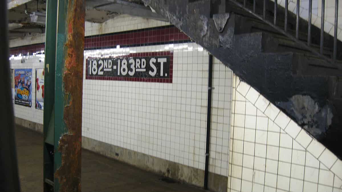 Man shot dead after fight on subway train in New York City - World News