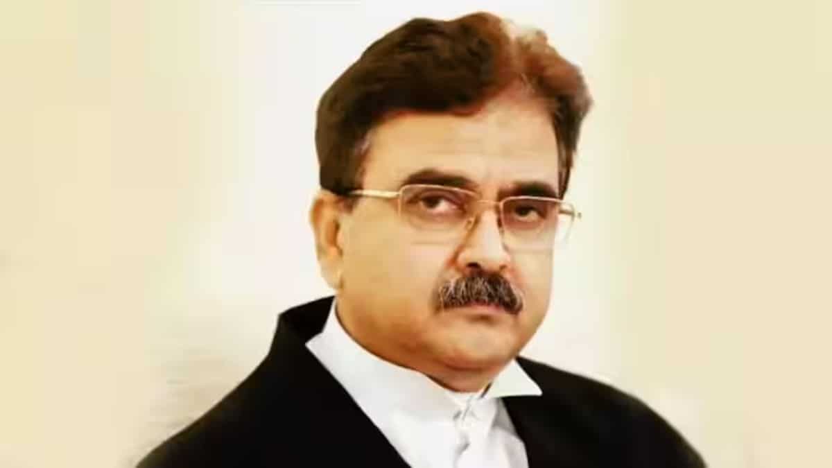 EC censures BJP candidate Abhijit Gangopadhyay, a former HC judge, over ...