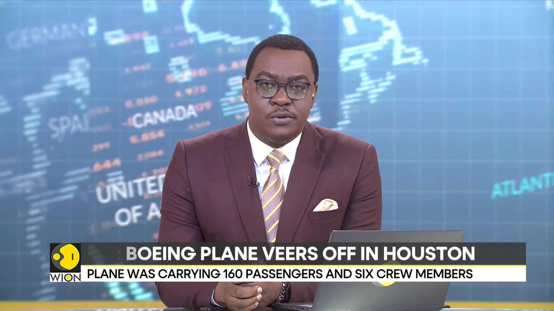 US: United Airlines flight rolls onto grass; no casualties reported ...