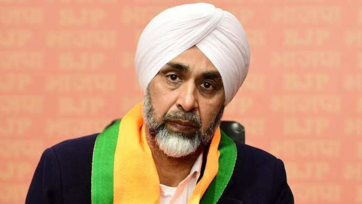 India: Ex-Punjab finance minister Manpreet Badal suffers heart attack ...